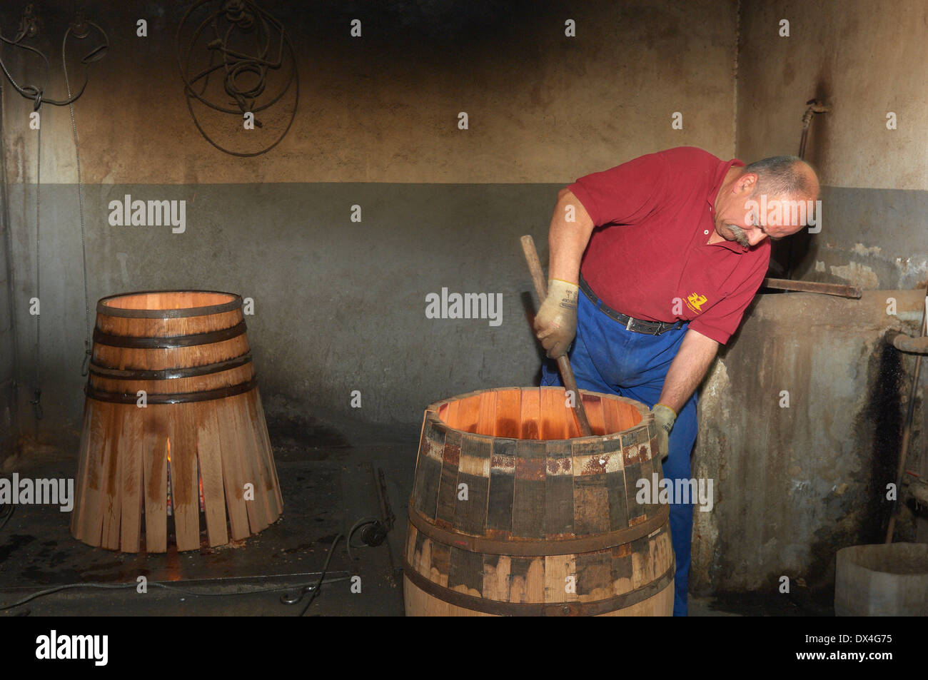 Working cooperage hi-res stock photography and images - Alamy