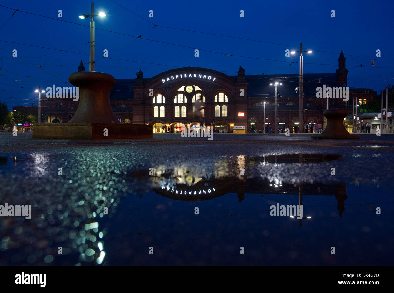 Bremen hauptbahnhof hi-res stock photography and images - Alamy