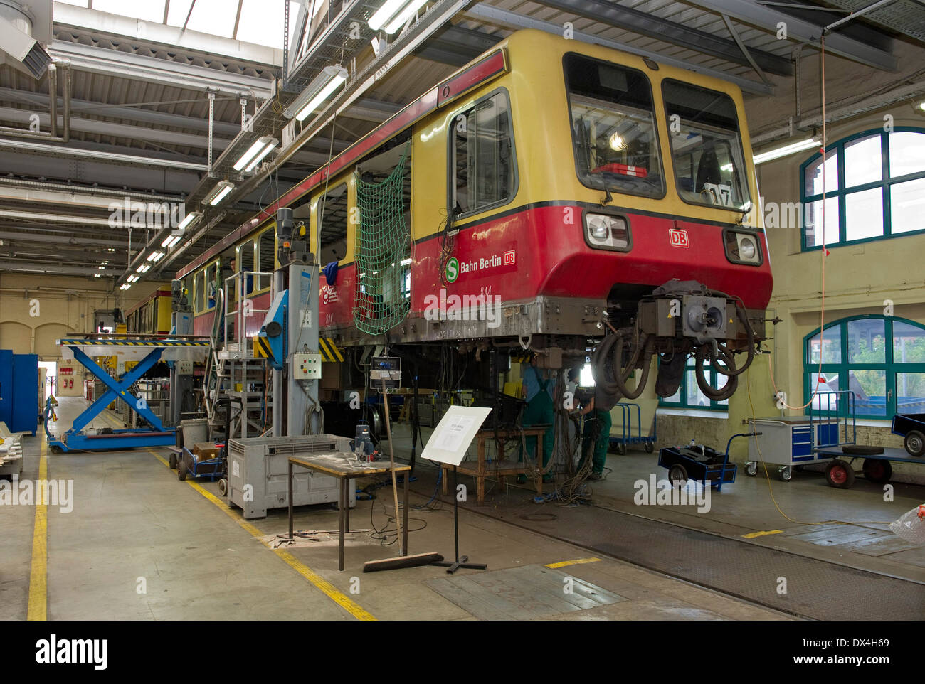 Db vehicle maintenance hi-res stock photography and images - Alamy