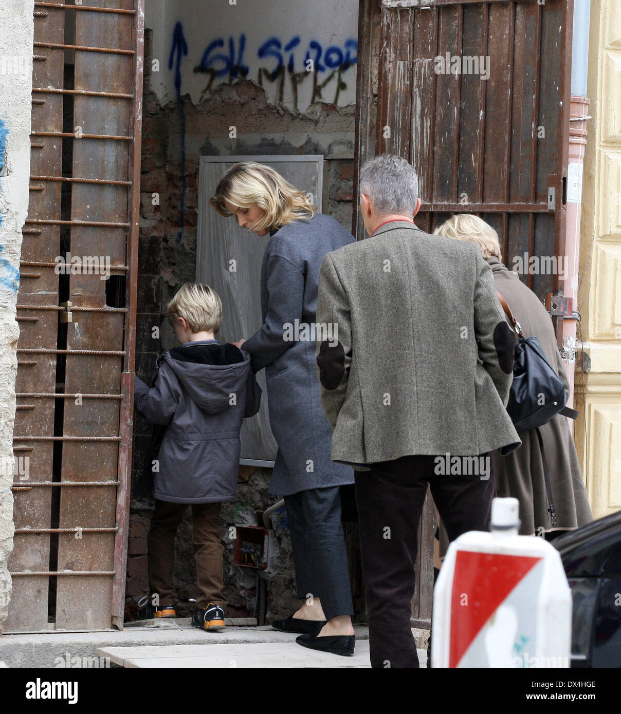 Eva Herzigova with her partner, Gregorio Marsiaj and family looking at ...