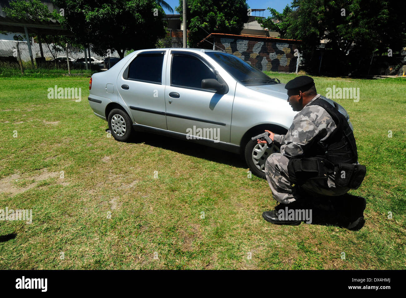 Rio police dog hi-res stock photography and images - Alamy