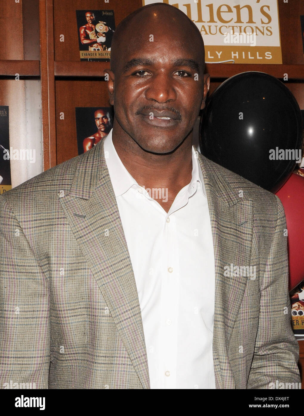 Evander Holyfield Evander Holyfield's official 50th birthday ...