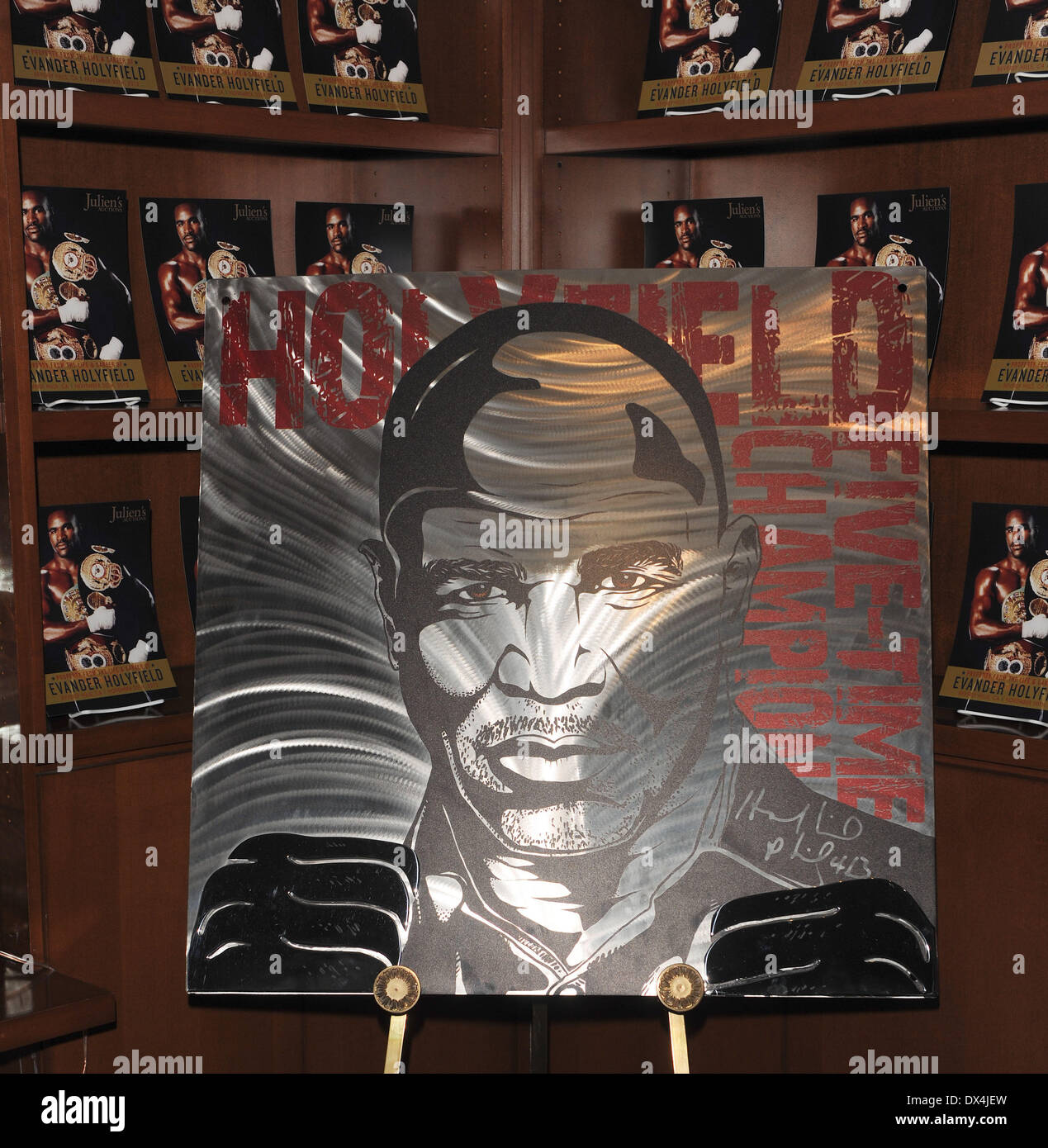 Atmosphere Evander Holyfield's official 50th birthday celebration and ...