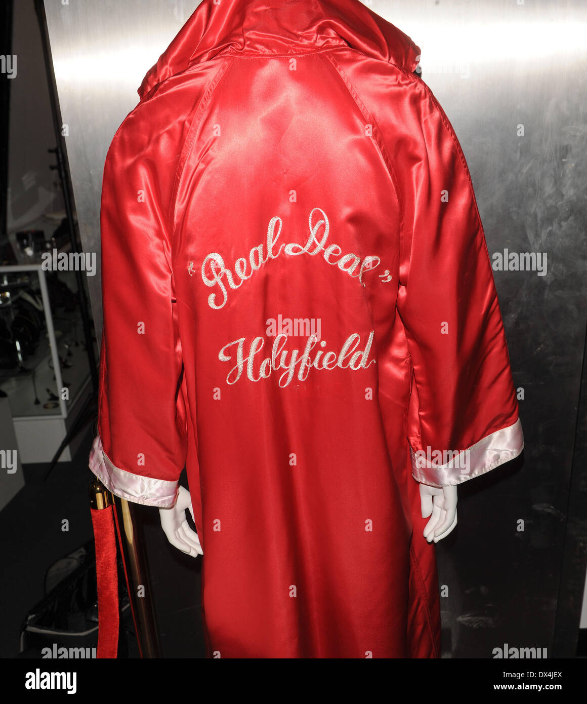 Atmosphere Evander Holyfield's official 50th birthday celebration and ...