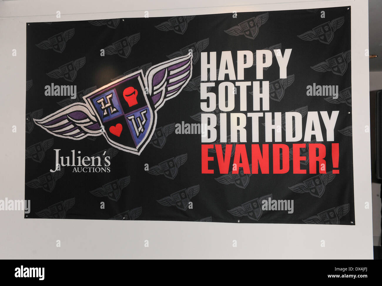 Atmosphere Evander Holyfield's official 50th birthday celebration and ...