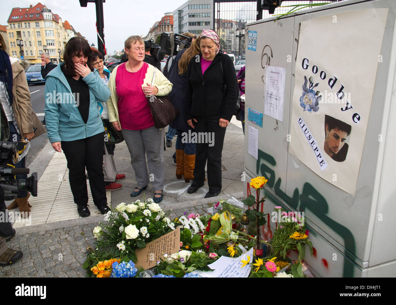 Security vigil hi-res stock photography and images - Alamy