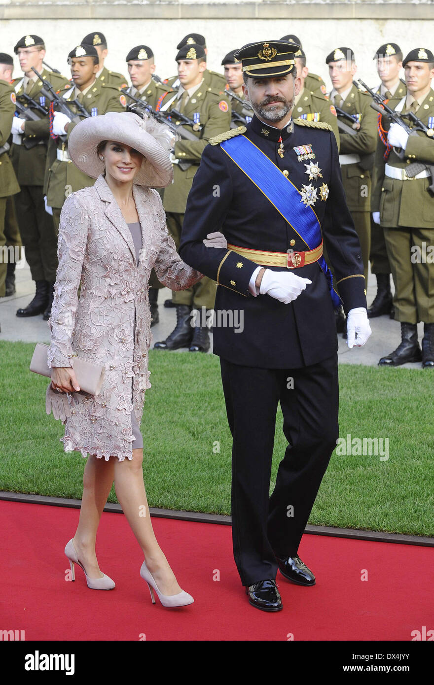 Prince Felipe and Princess Letizia of Spain The official wedding of ...