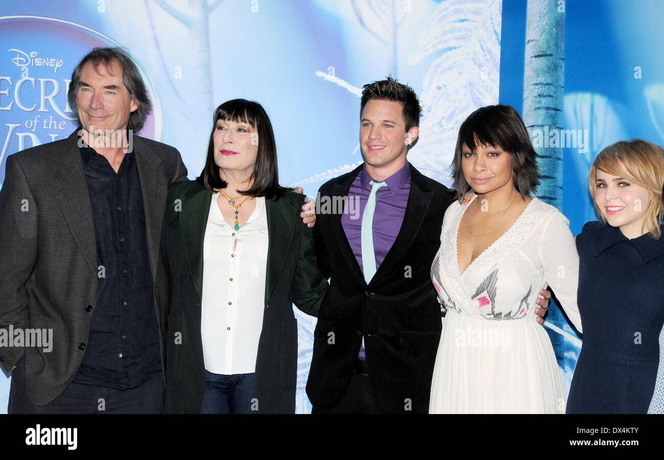 Raven symore hi-res stock photography and images - Alamy