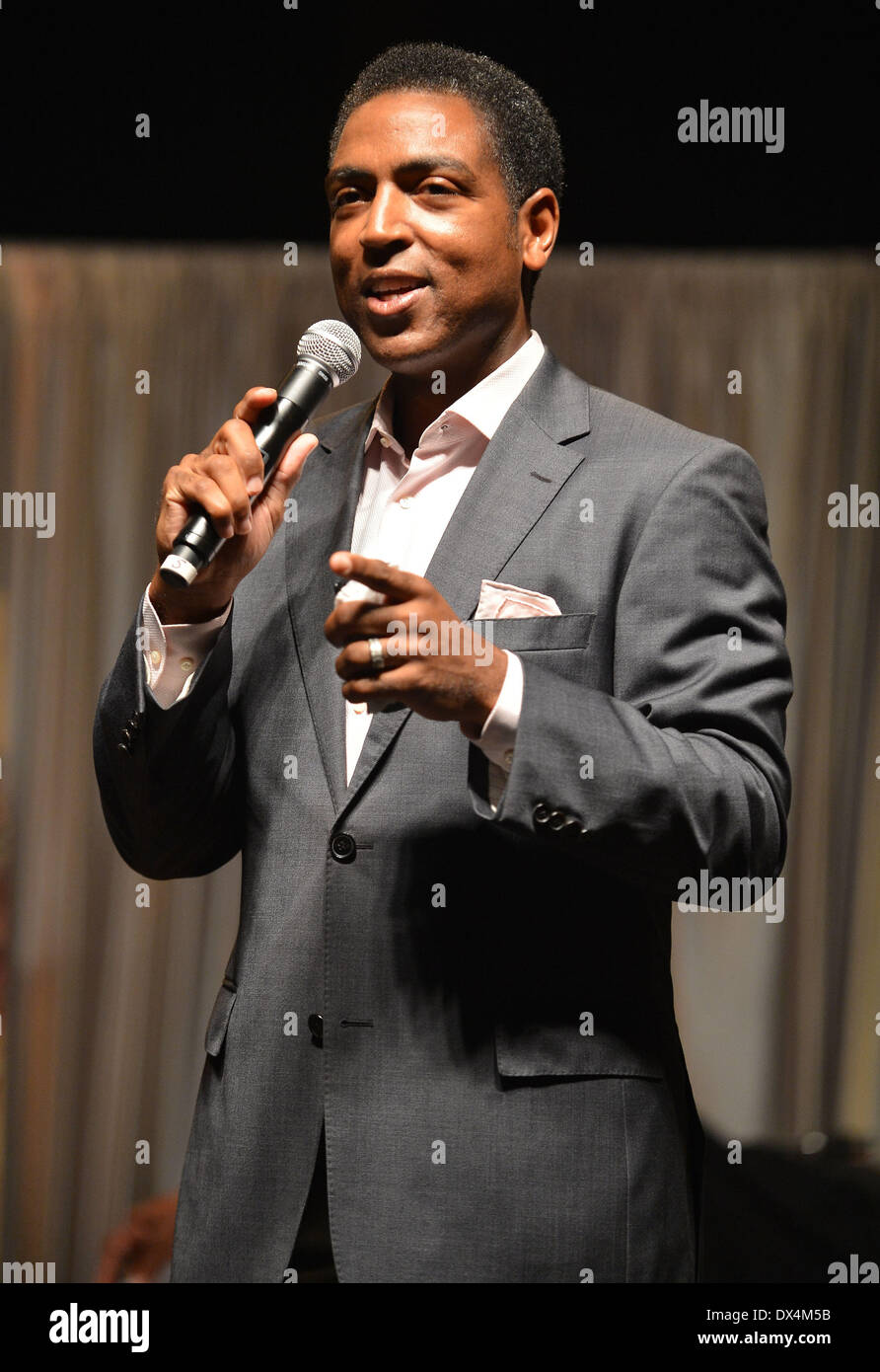 Calvin Hughes The Art of Transformation with En Vogue at the Opa-locka ...