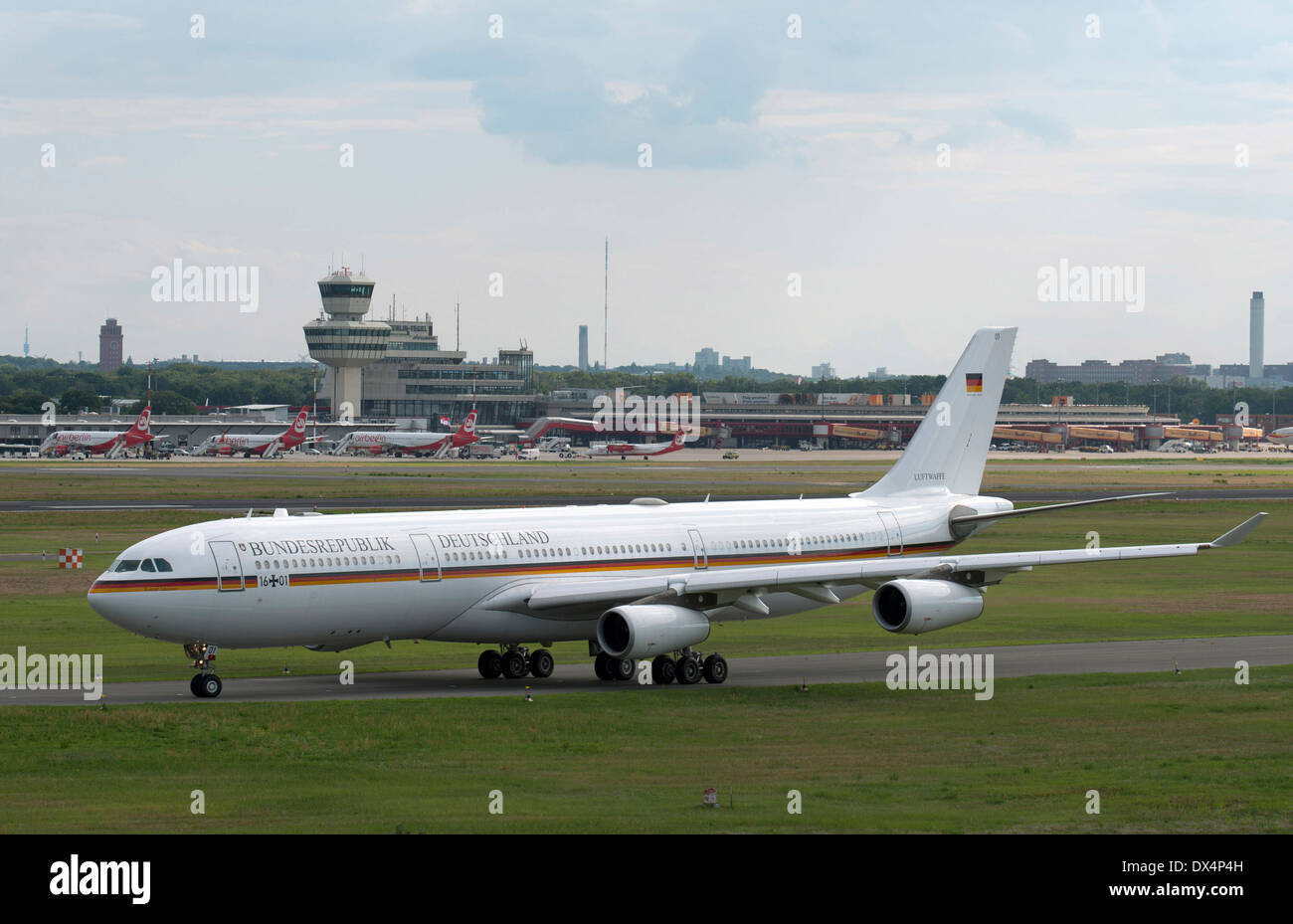 Airbus A340 flight readiness Stock Photo - Alamy