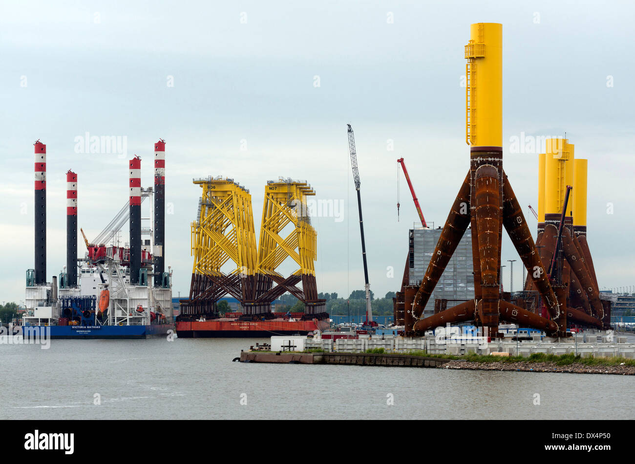 Offshore - Tripod founding structure Stock Photo - Alamy