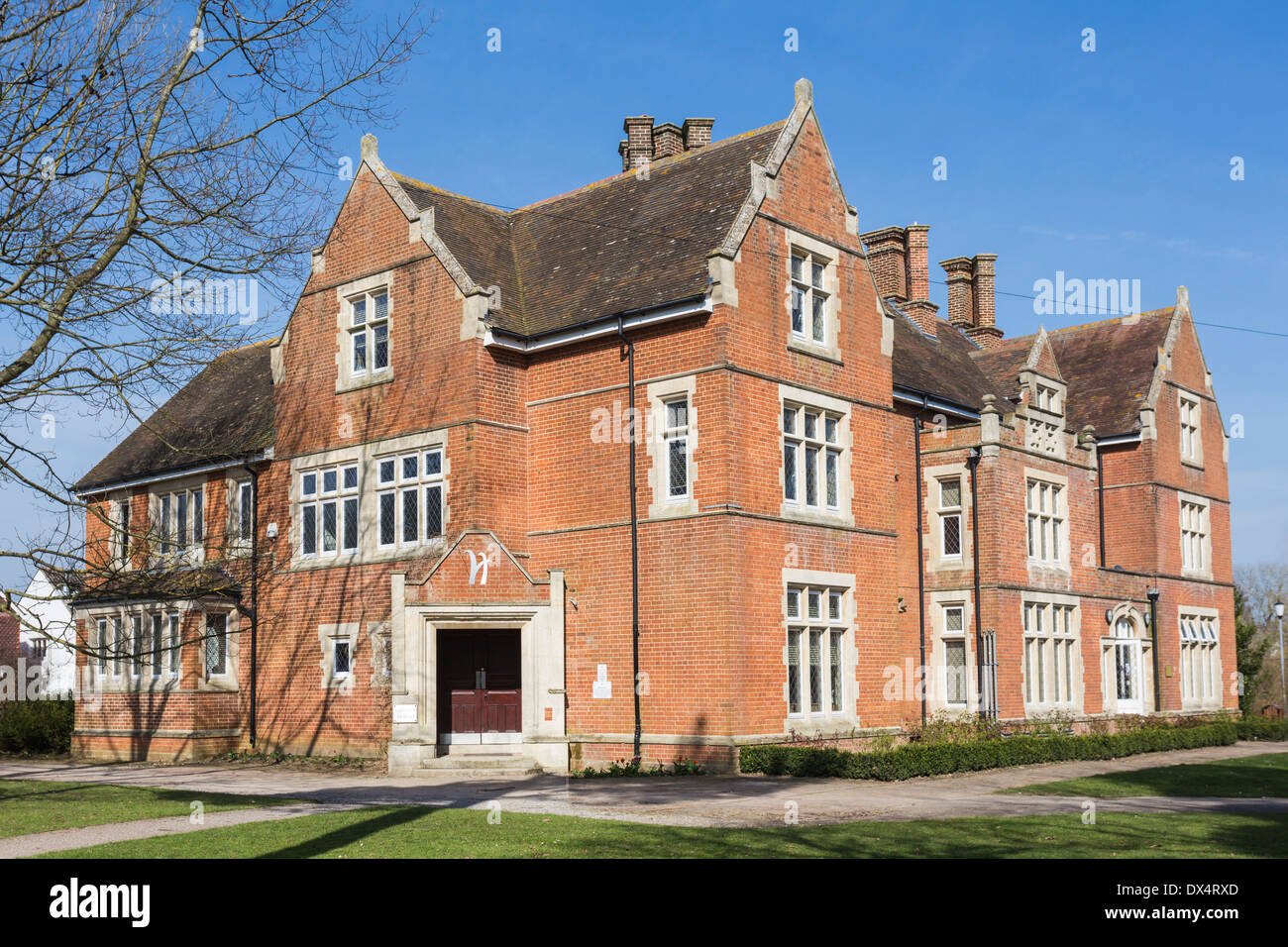Hadlow college land based hi-res stock photography and images - Alamy