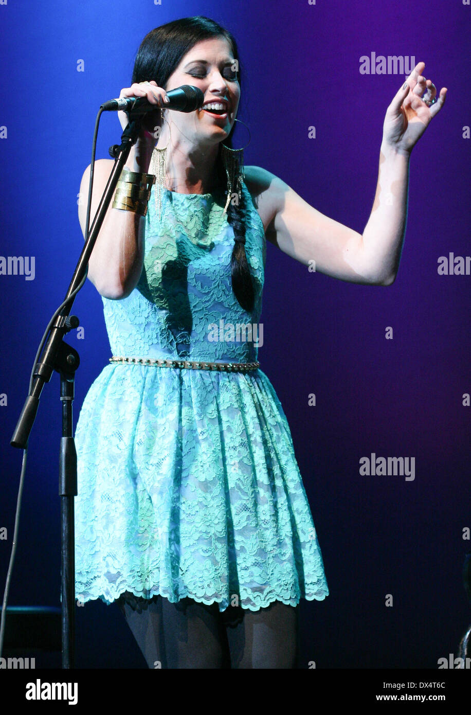 Shawna Thompson of Thompson Square 'Starz and Guitars' at the Seminole ...