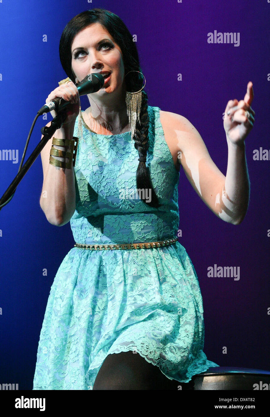 Shawna Thompson of Thompson Square 'Starz and Guitars' at the Seminole ...