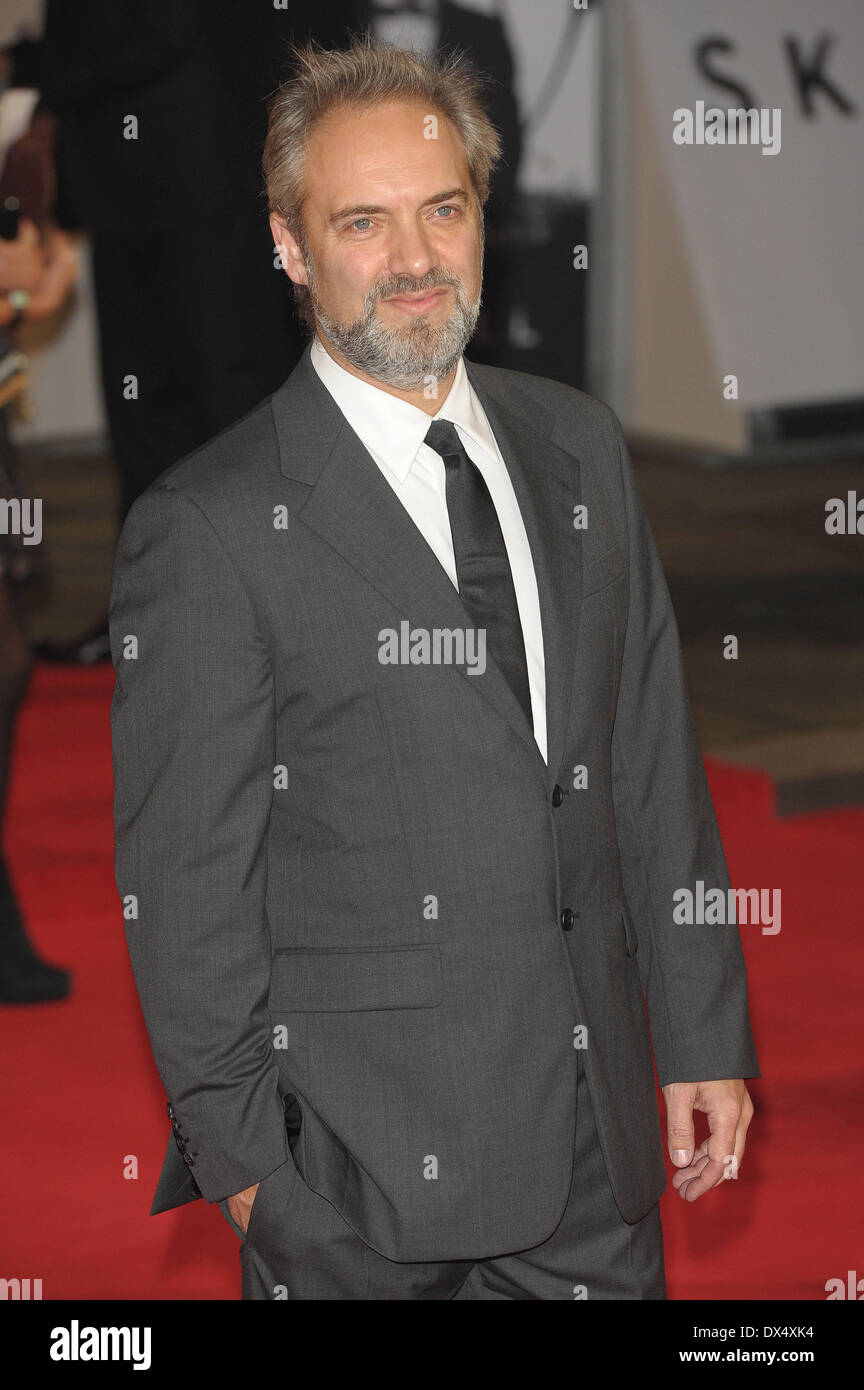 Skyfall premiere albert hall sam mendes hi-res stock photography and ...