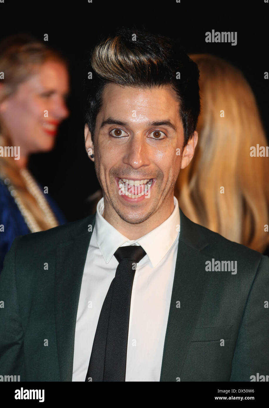 Russell bond hi-res stock photography and images - Alamy