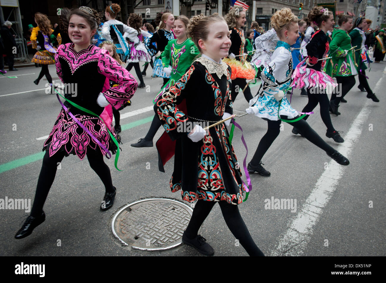 Irish step dancers hi-res stock photography and images - Alamy
