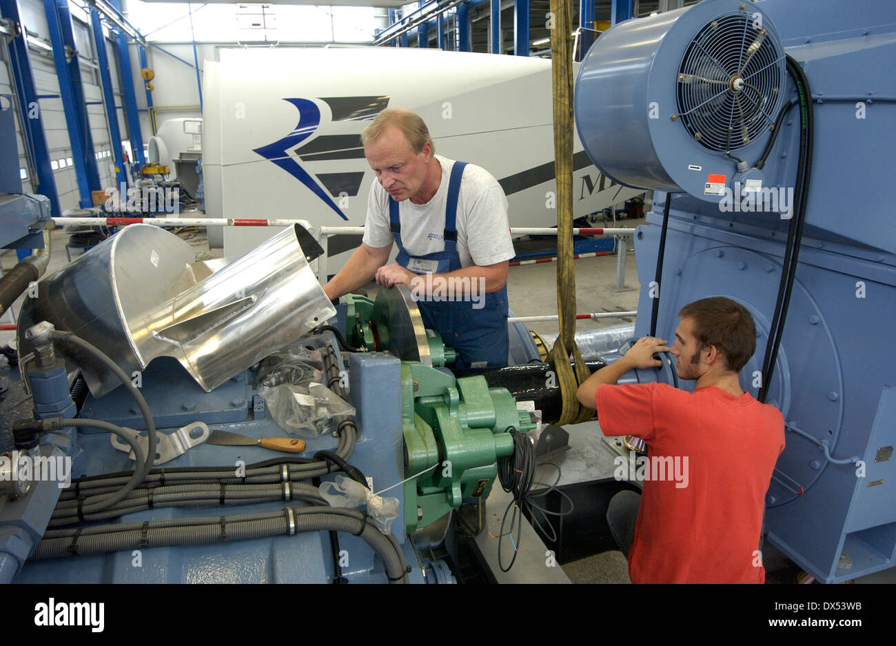 Mechanical systems installation hi-res stock photography and images - Alamy