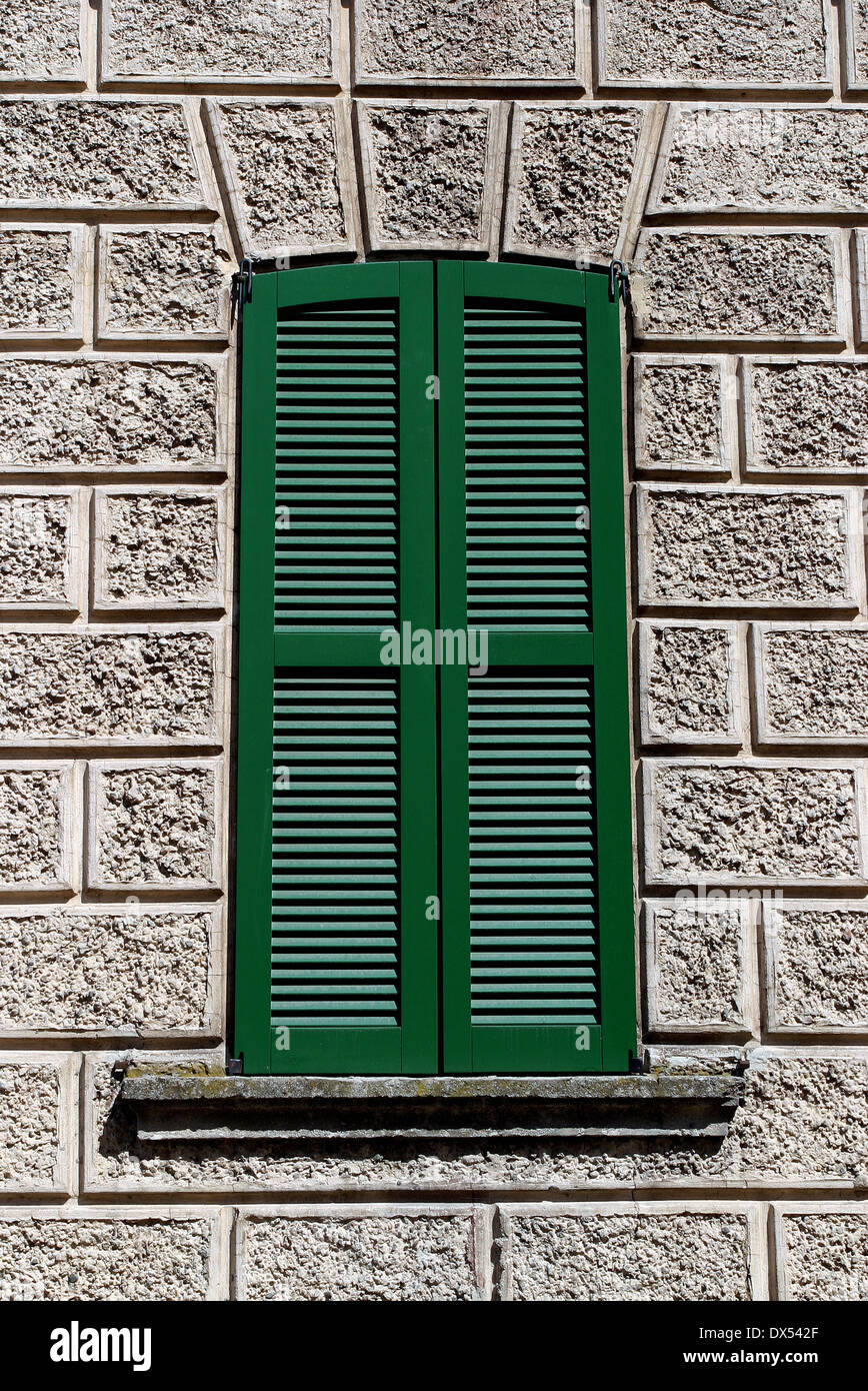 Closed green shutter hi-res stock photography and images - Alamy