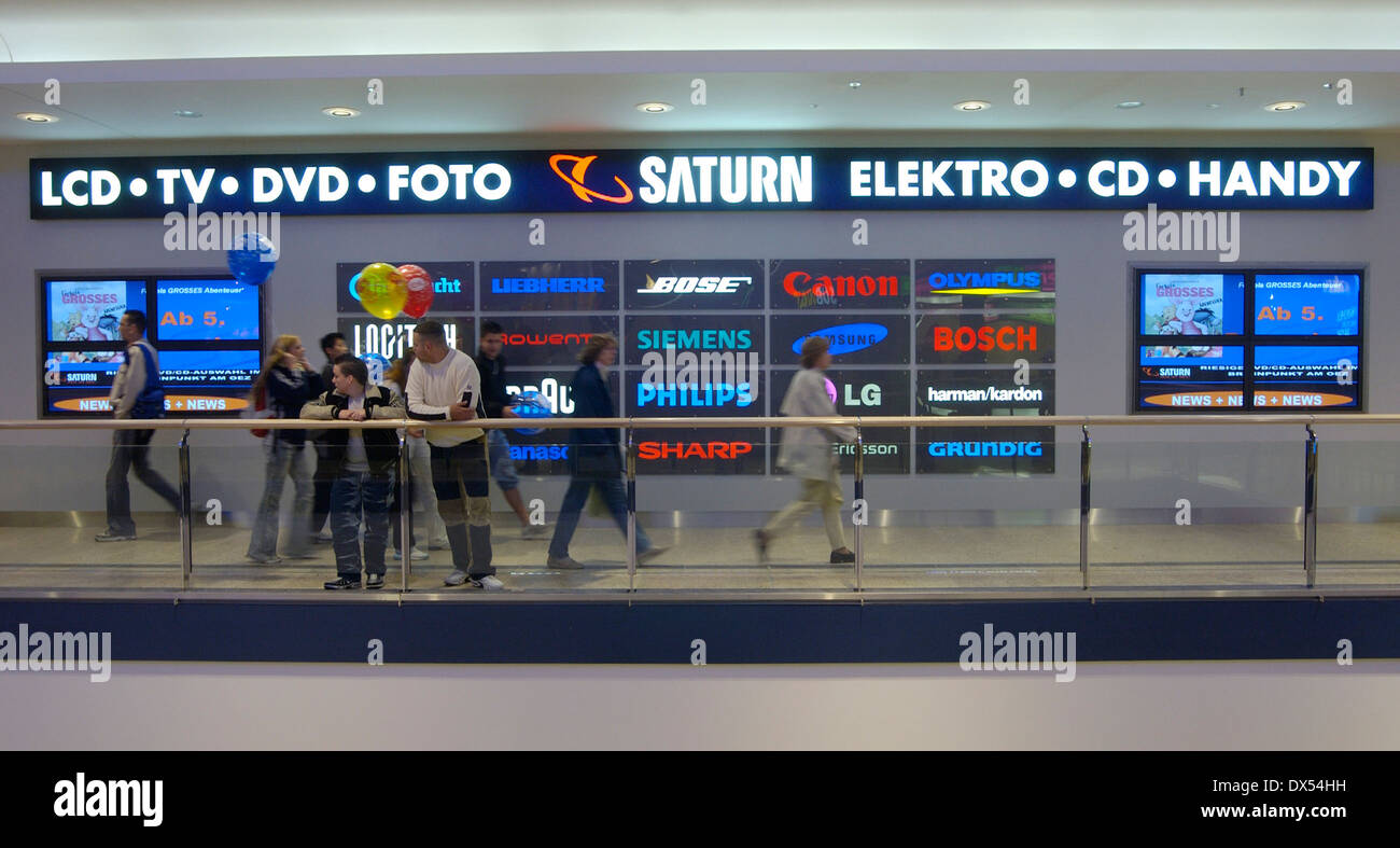 Saturn store hi-res stock photography and images - Alamy