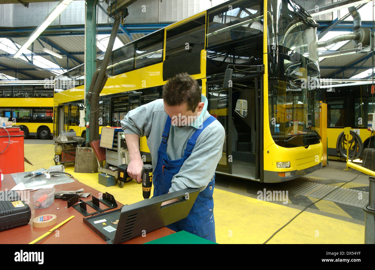 Bus workshop floor hi-res stock photography and images - Alamy