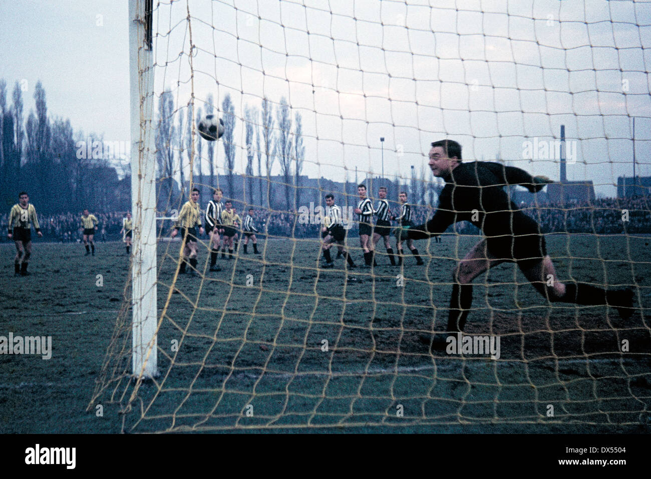 1960s footballers sixties hi-res stock photography and images - Alamy
