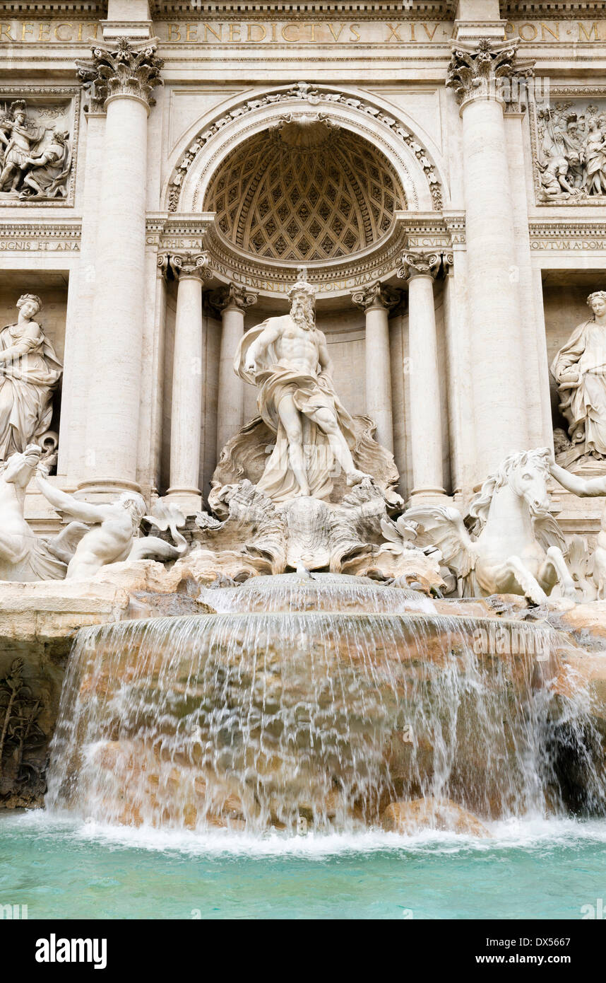 Fontana di trevi 1732 hi-res stock photography and images - Alamy