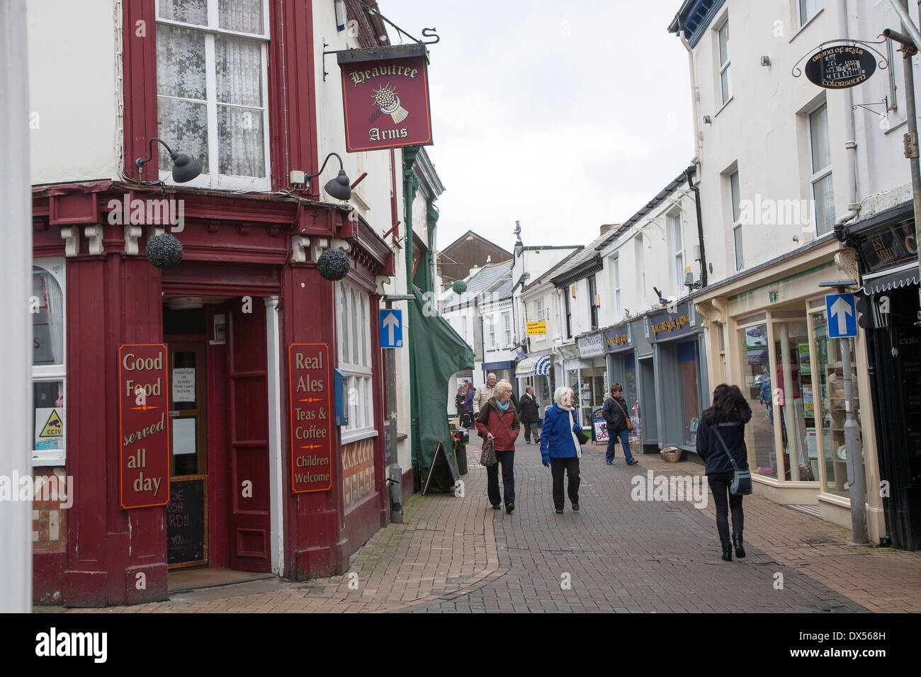 Heavitree Arms pub with shoppers and specialist small shops in Mill ...