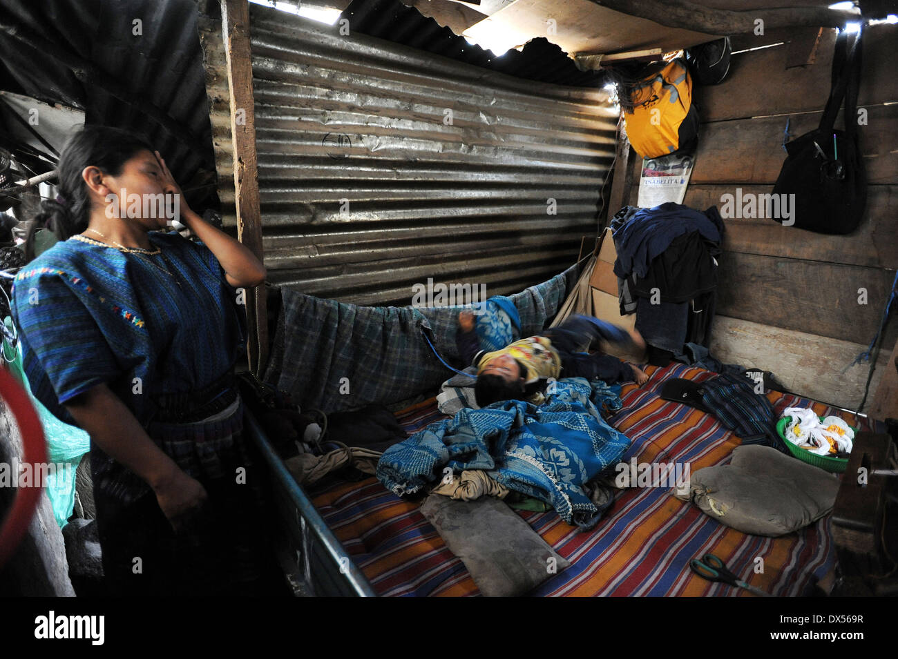 Native american poverty house hi-res stock photography and images - Alamy