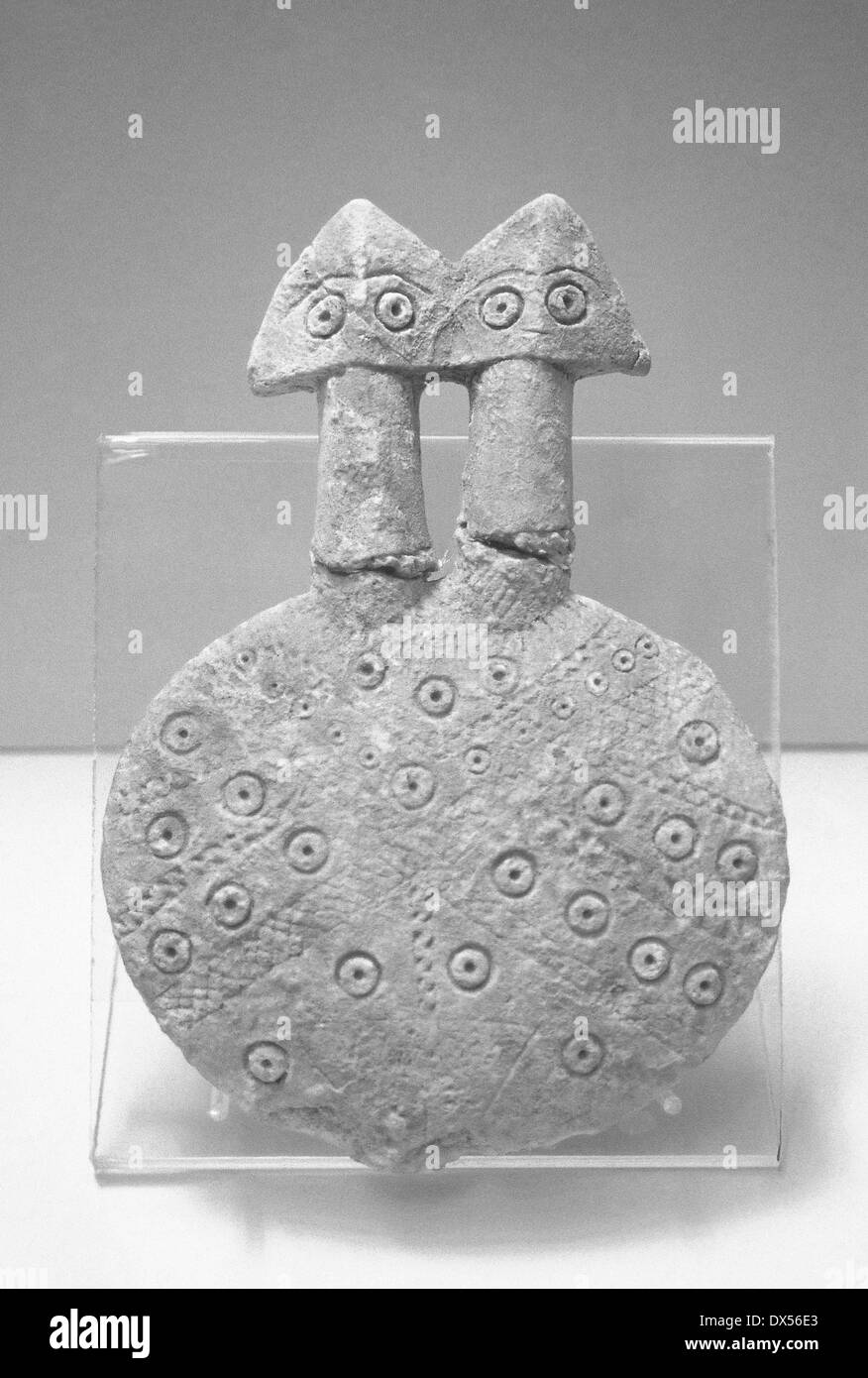 Turkey. Bronze Age. Idol. Third millennium BC. Water marble. From ...