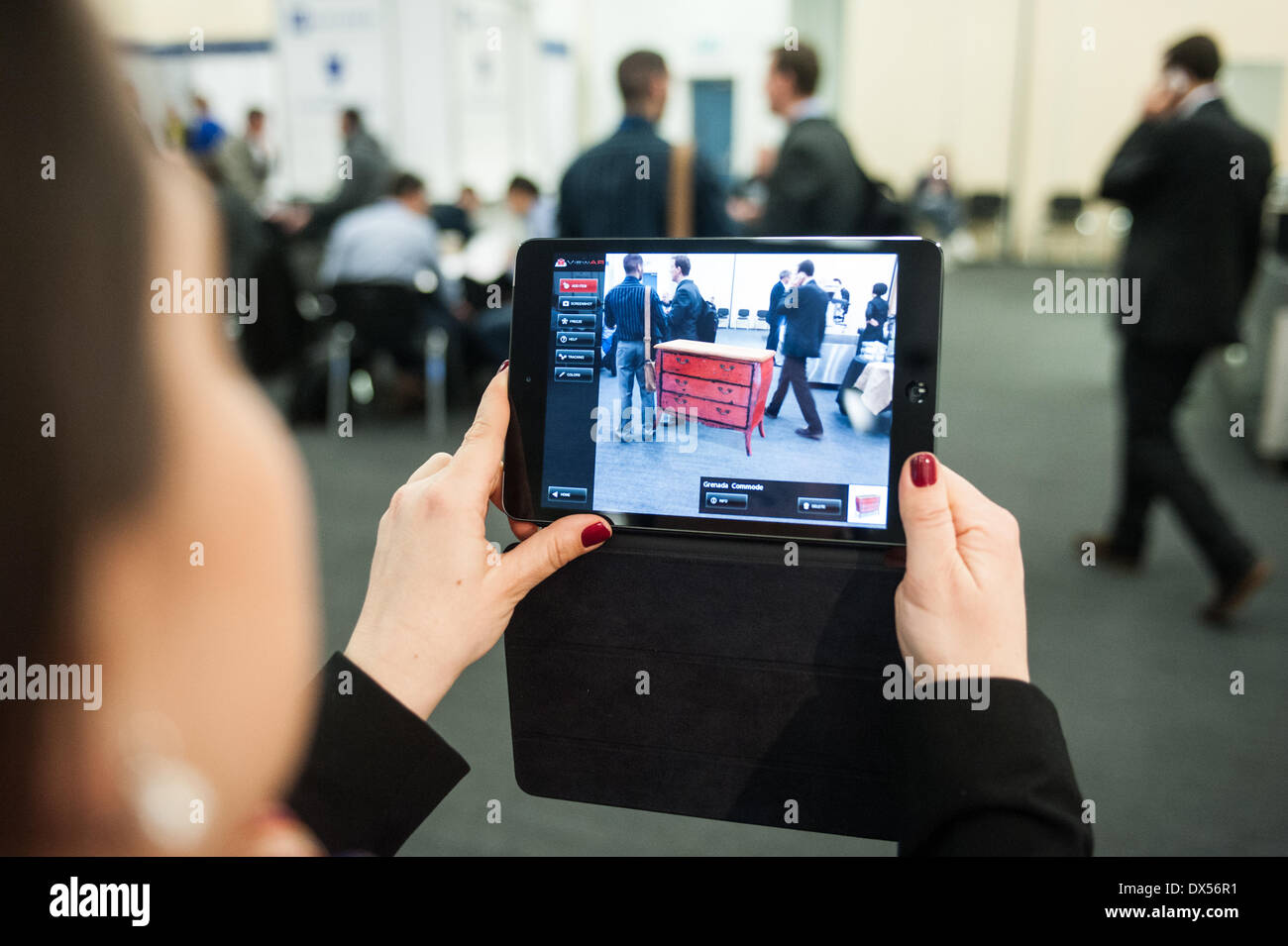 Augmented reality app hi-res stock photography and images - Alamy