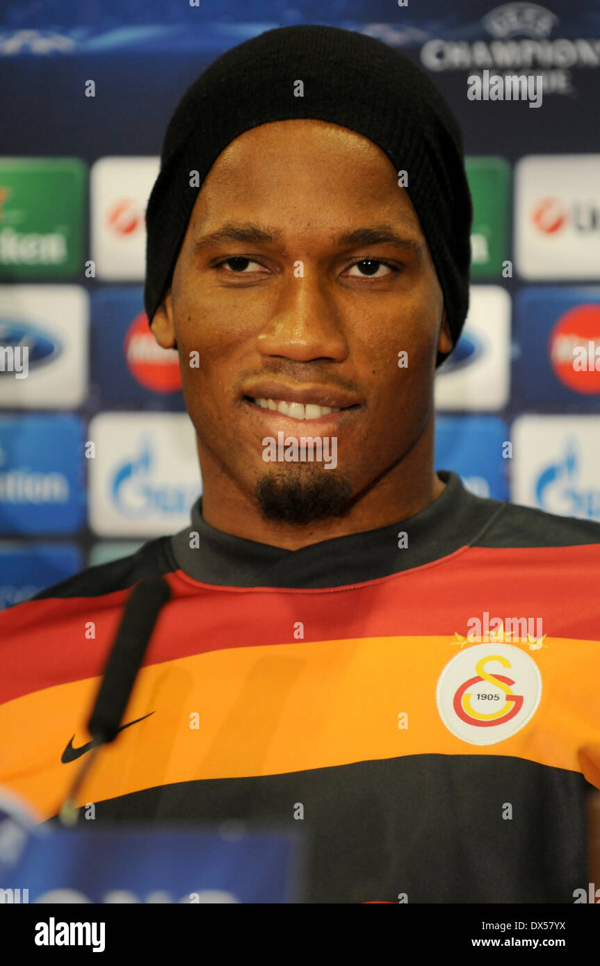 Stamford bridge didier drogba hi-res stock photography and images - Alamy