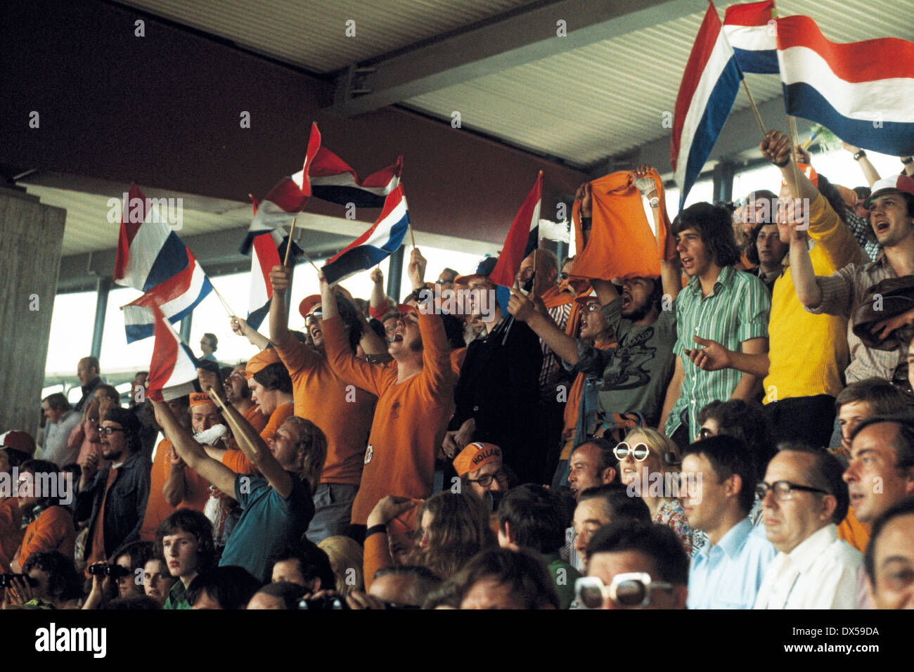 Football 1970s football fans hi-res stock photography and images - Alamy