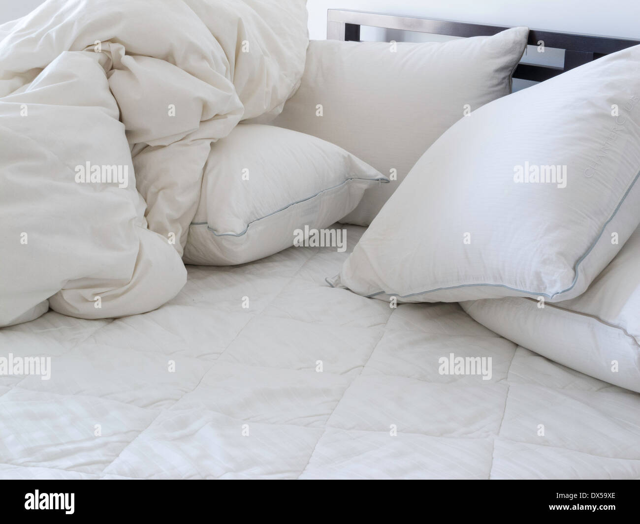 Unmade bed hi-res stock photography and images - Alamy