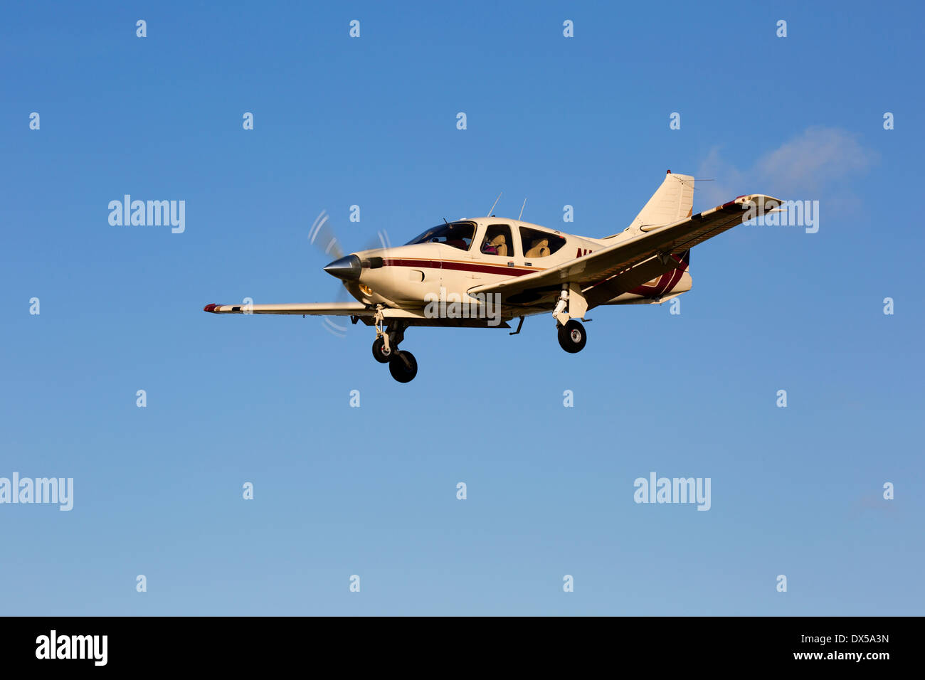 Rockwell Commander 112B N1350J on final approach to land at Sandtoft ...