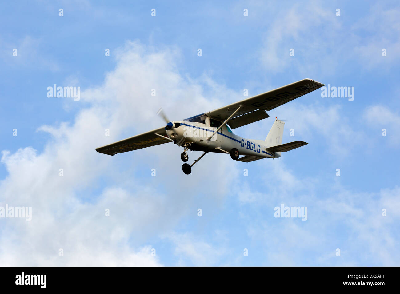 Cessna 152 wing hi-res stock photography and images - Alamy