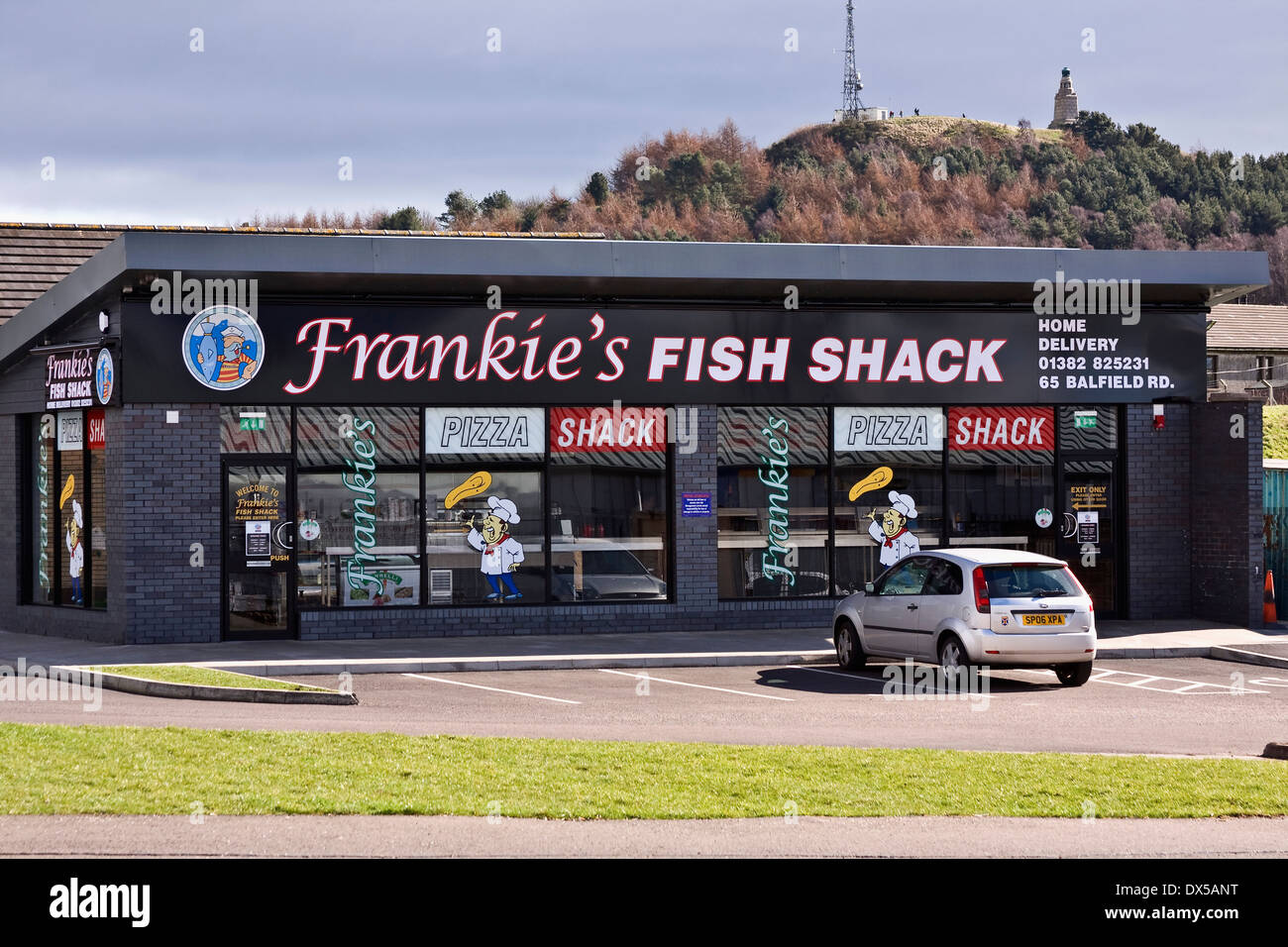 Landscape view the local Frankie`s Fish Shack with the "Dundee Law ...