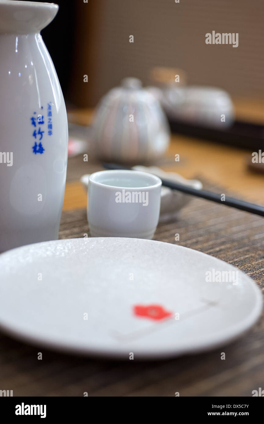 Japanese sake cup hi-res stock photography and images - Alamy