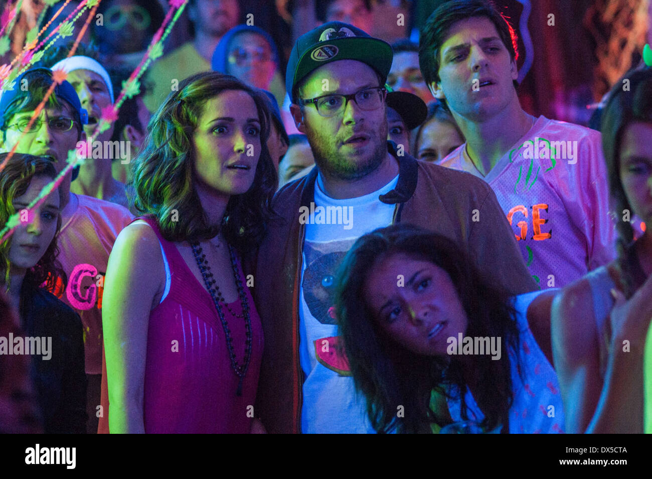 NEIGHBOURS (2014) ROSE BYRNE SETH ROGEN NICHOLAS STOLLER (DIR ...