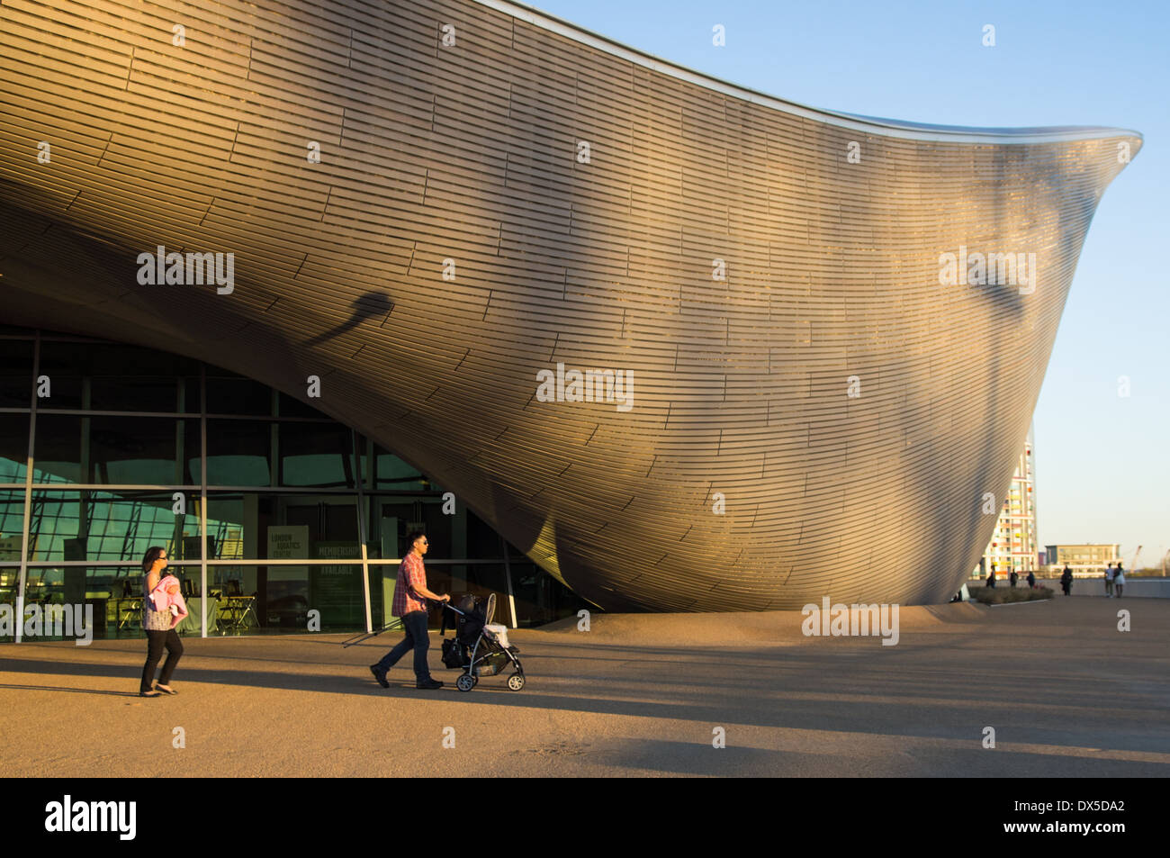 Aquatics centre london building hi-res stock photography and images - Alamy