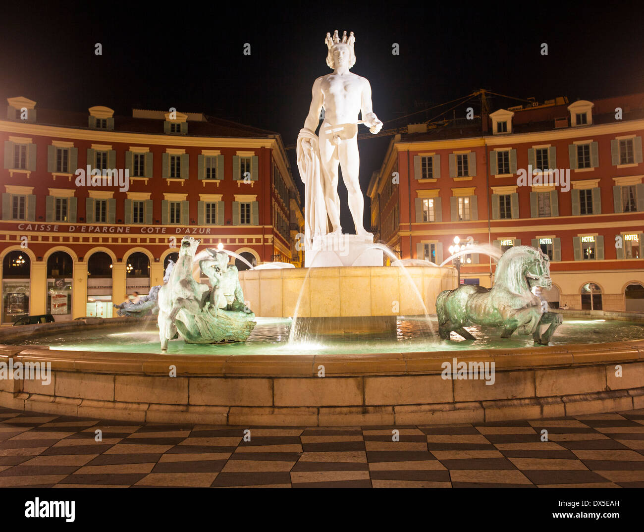Statue of apollo hi-res stock photography and images - Alamy