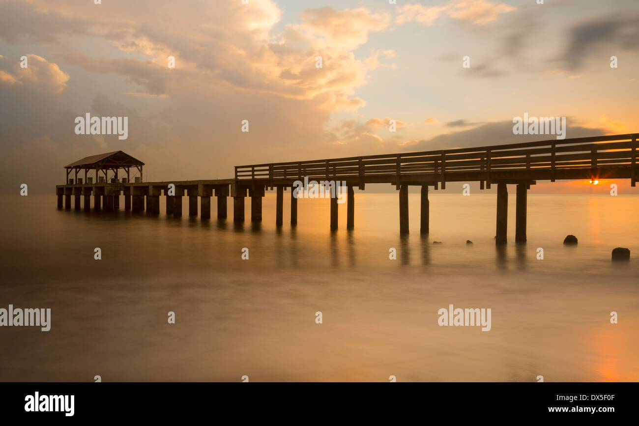 Hawaiian pier hi-res stock photography and images - Alamy