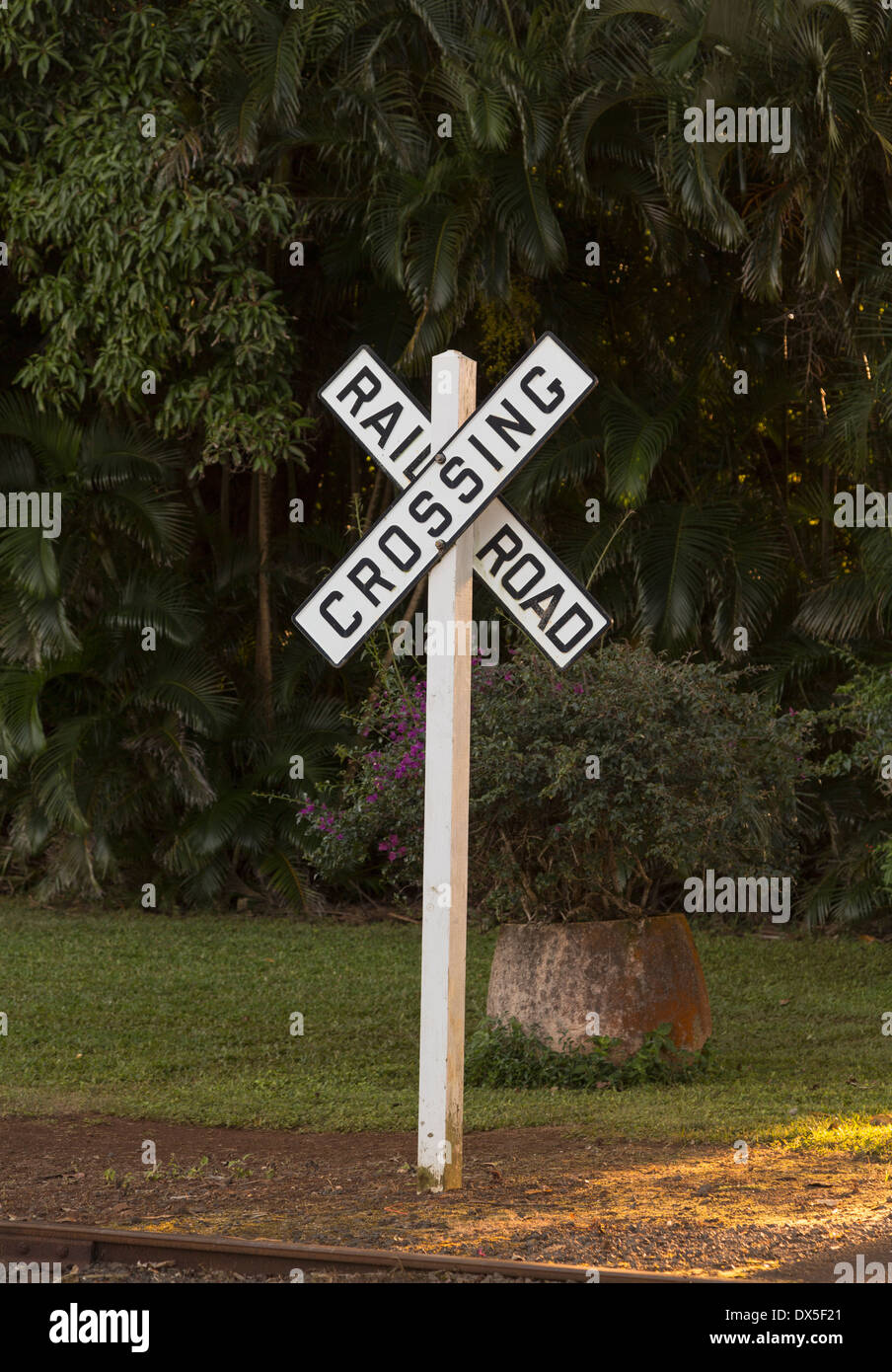 Railroad crossing sign hi-res stock photography and images - Alamy
