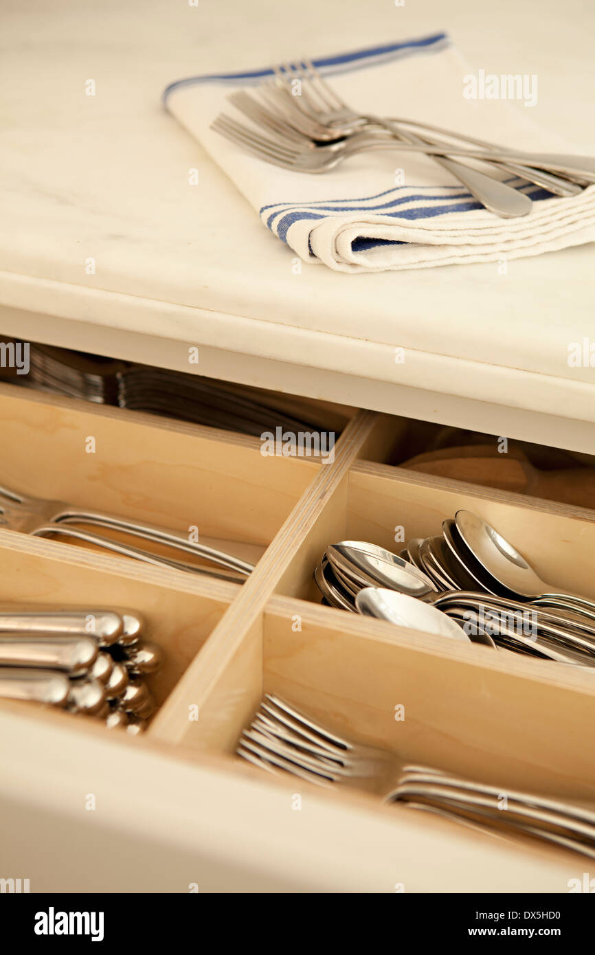 Drawer hi-res stock photography and images - Alamy