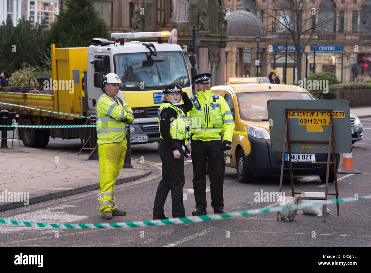 Road sign no entry lorry hi-res stock photography and images - Alamy
