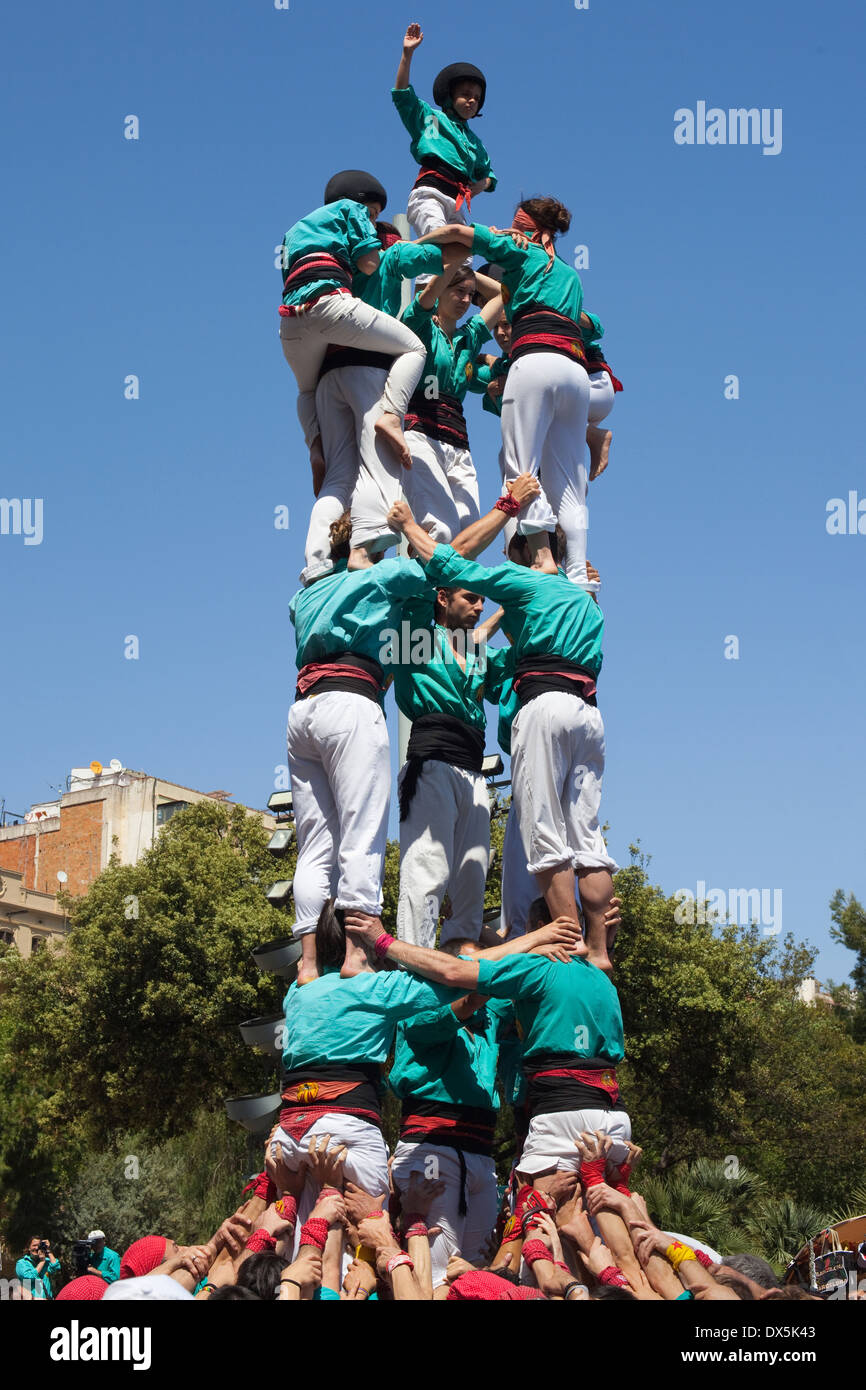 Human pyramid hi-res stock photography and images - Alamy