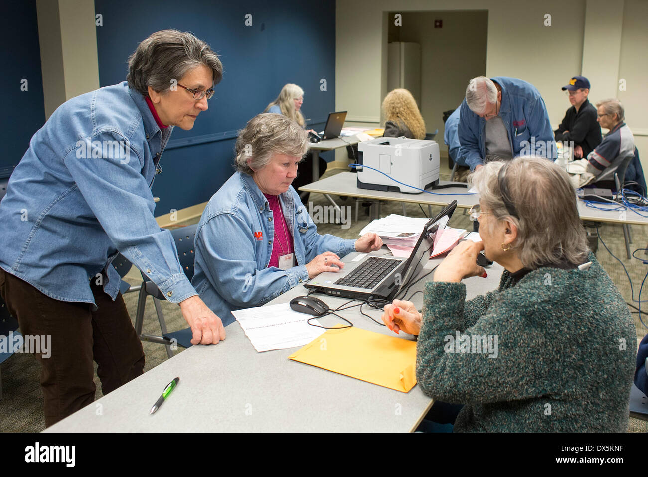 Aarp volunteers hi-res stock photography and images - Alamy