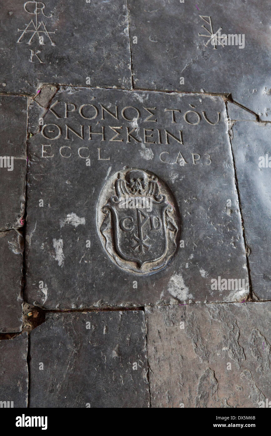 Greek headstone hi-res stock photography and images - Alamy