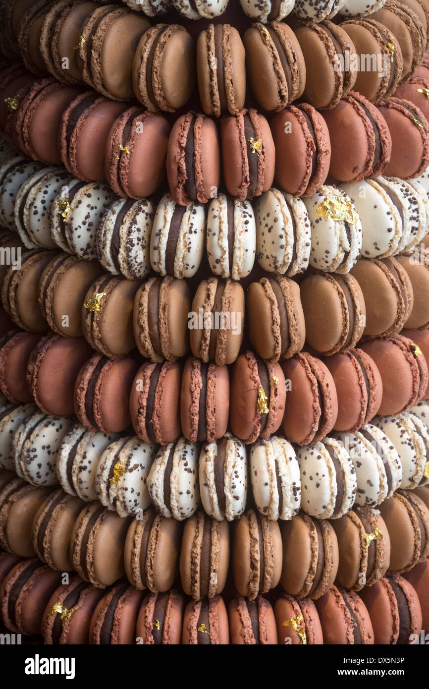 A display of varied macaroons (France). Sugar concept. Présentation de ...