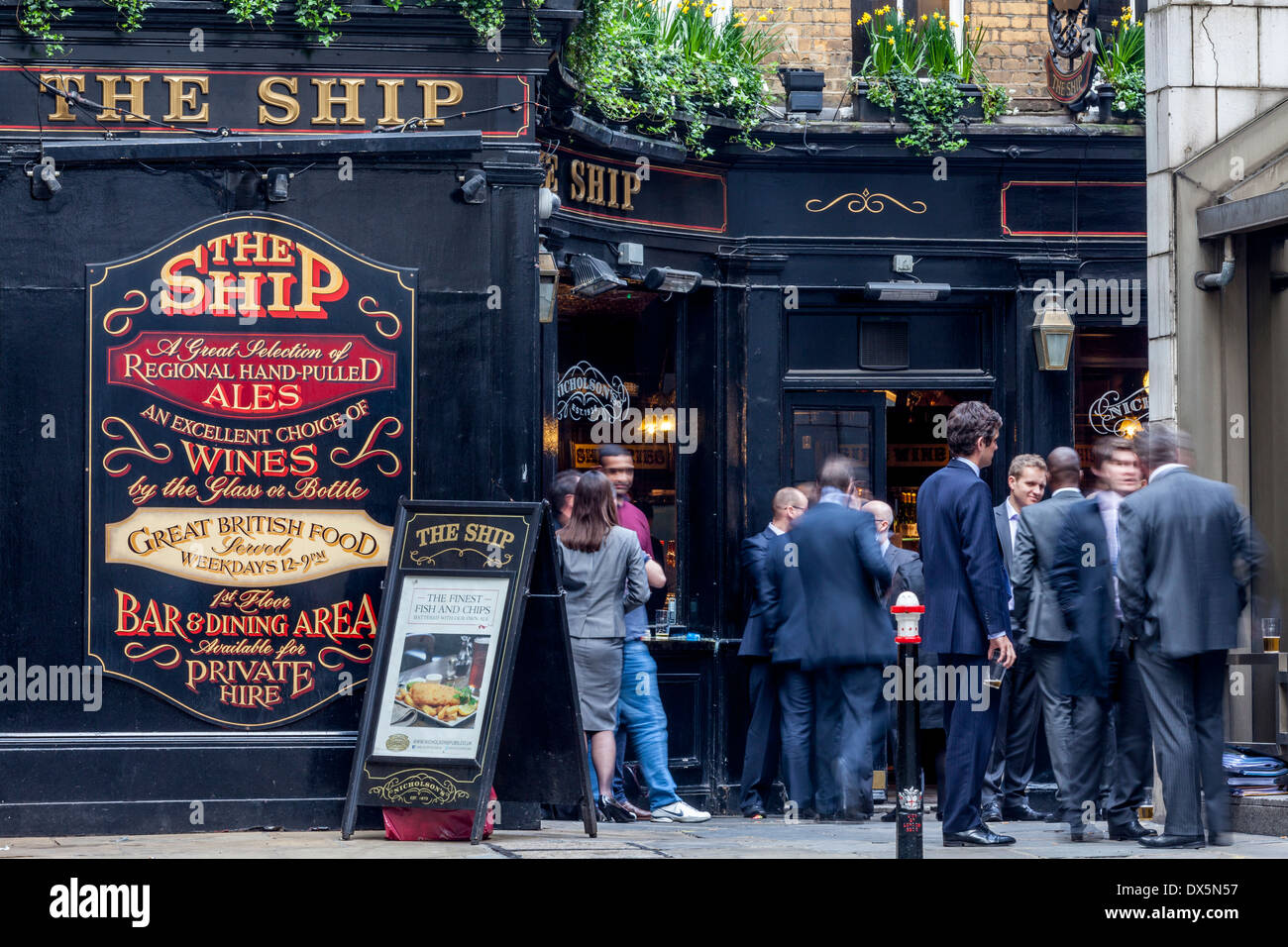 City of London Workers Drinking After Work, The Ship Public House ...